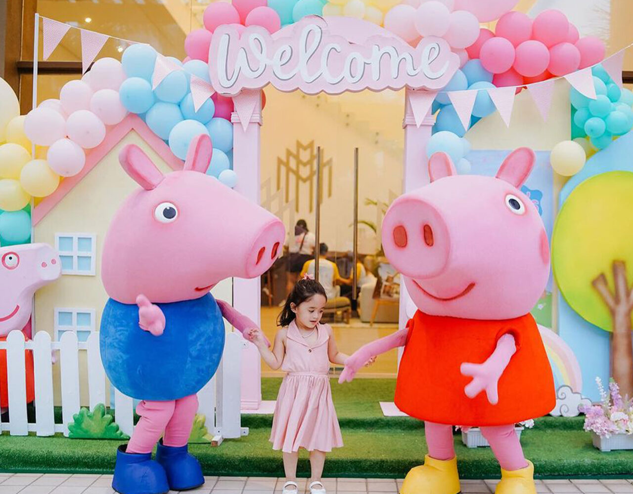 PHOTOS: Dani Barretto Throws Millie the Best Peppa Pig Birthday!