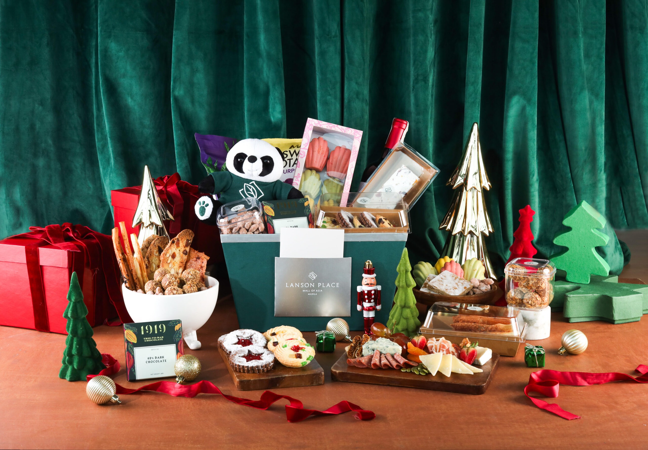 3 Premier Hotels For a Christmas Staycation