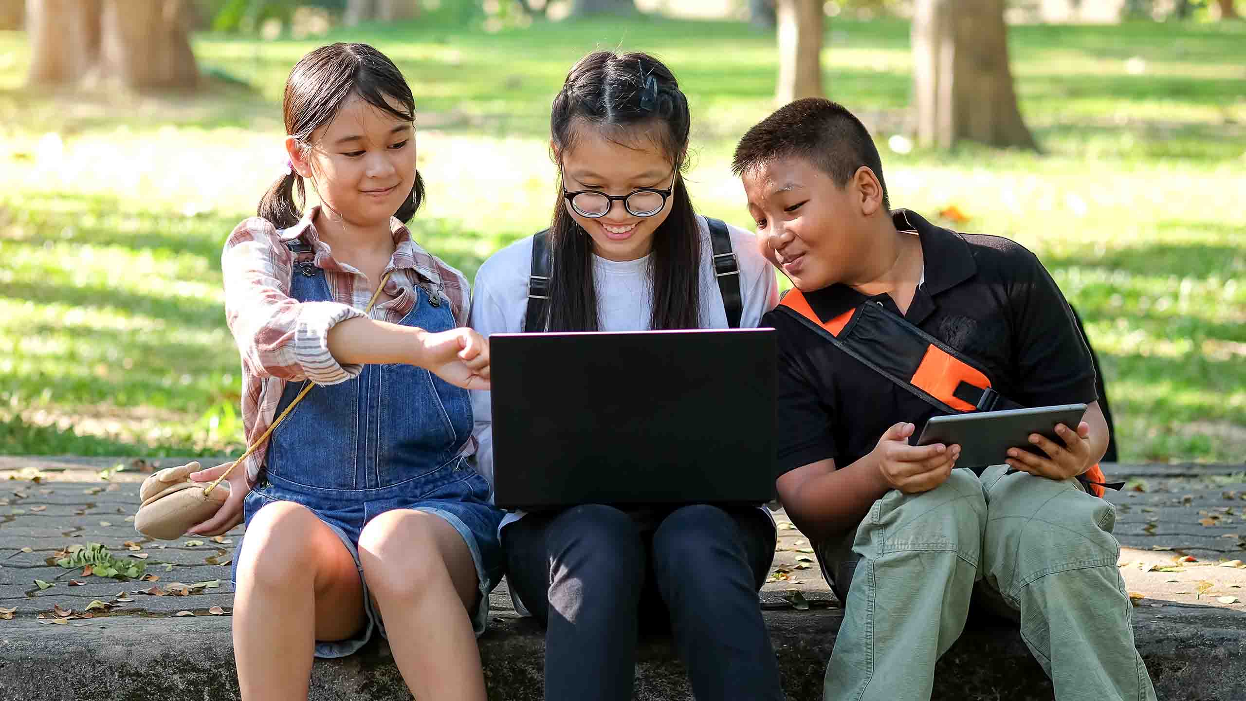 How Are Kids Learning Through Internet Memes?